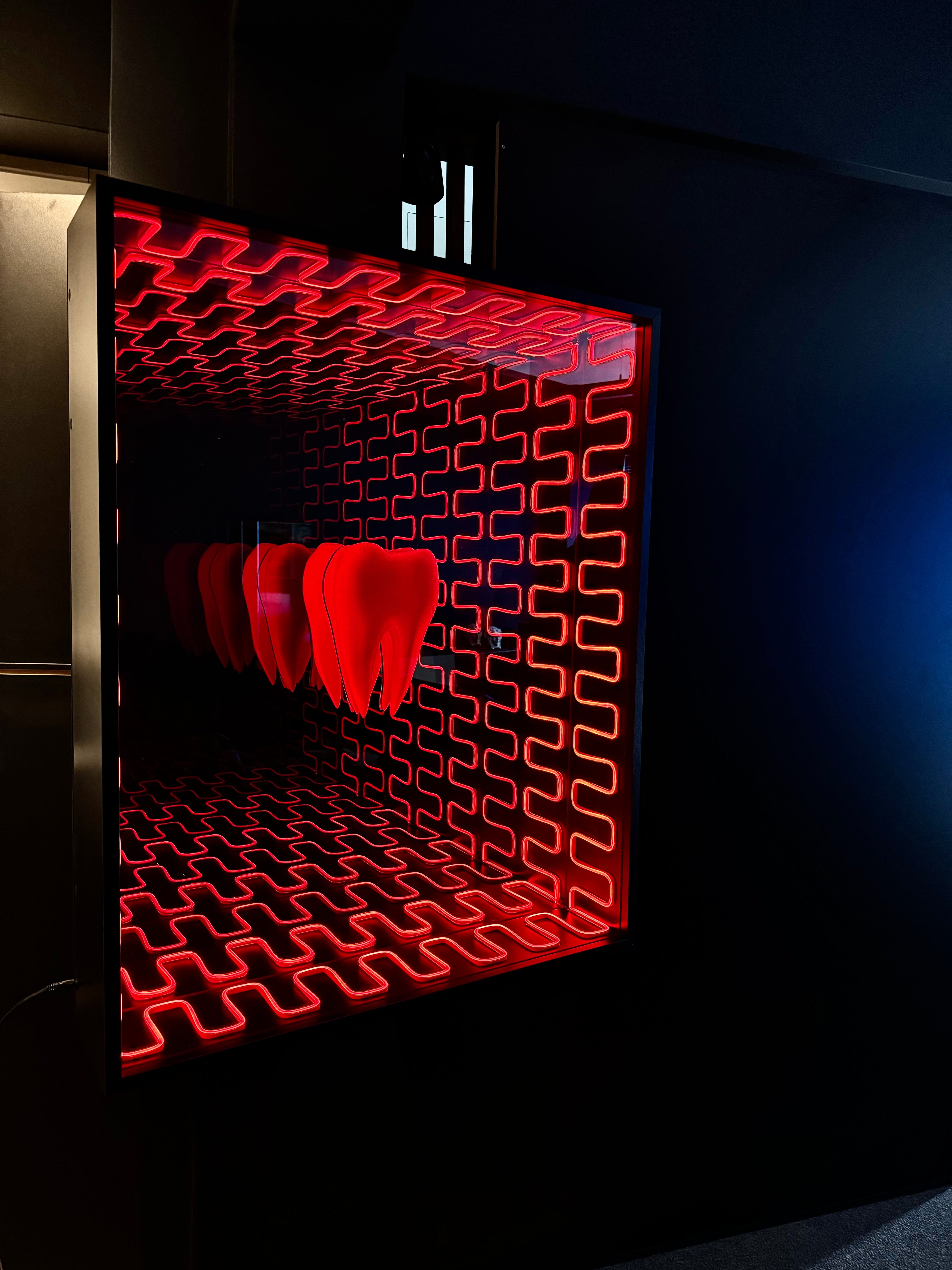 Neon Infinity Box – Tooth Portal – NEON HAN